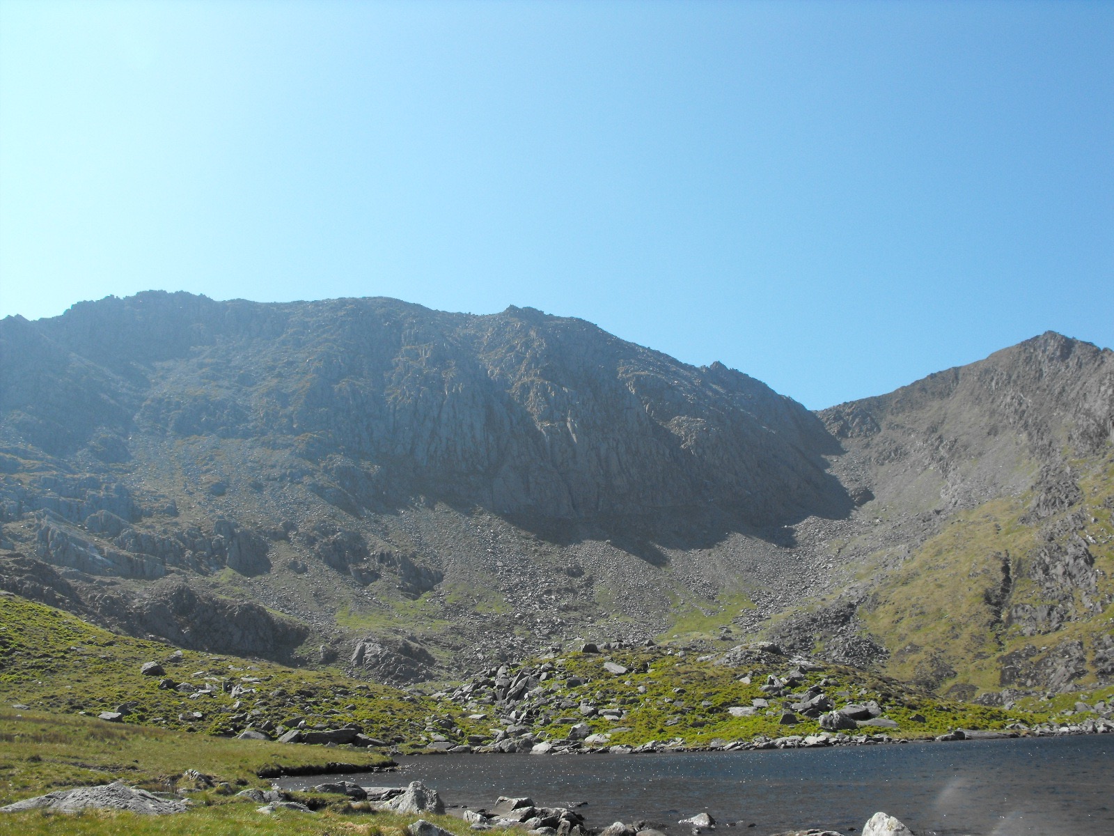 Circular walk around the fantastic Glyderau range in Snowdonia ...